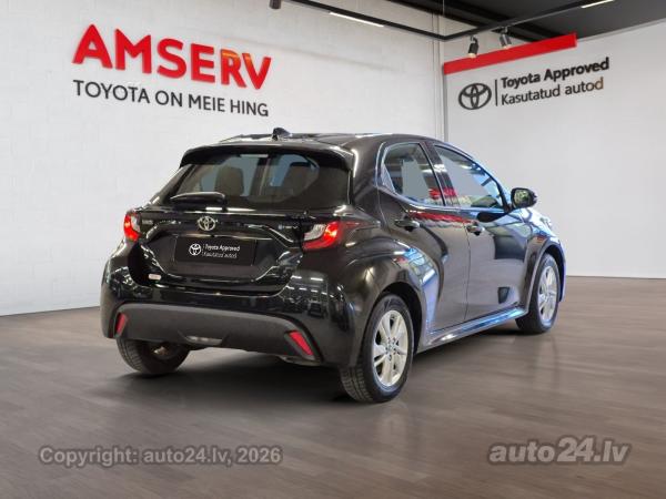 Black Toyota Yaris 2025 in Tallinn, with an engine capacity of 1.50 L and mileage of 33 thousand km for 21390 €, photo 3 on AUTOMOTO.COM.LV