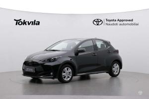 Melns Toyota Yaris 2025 Viļņa, ar dzinēja tilpumu 1.49 L un nobraukumu 36 tūkst. km par 19990 €, foto  vietnē AUTOMOTO.COM.LV