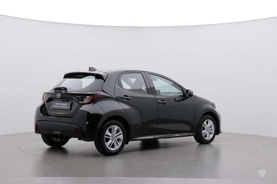 Melns Toyota Yaris 2025 Viļņa, ar dzinēja tilpumu 1.49 L un nobraukumu 36 tūkst. km par 19990 €, foto 4 vietnē AUTOMOTO.COM.LV