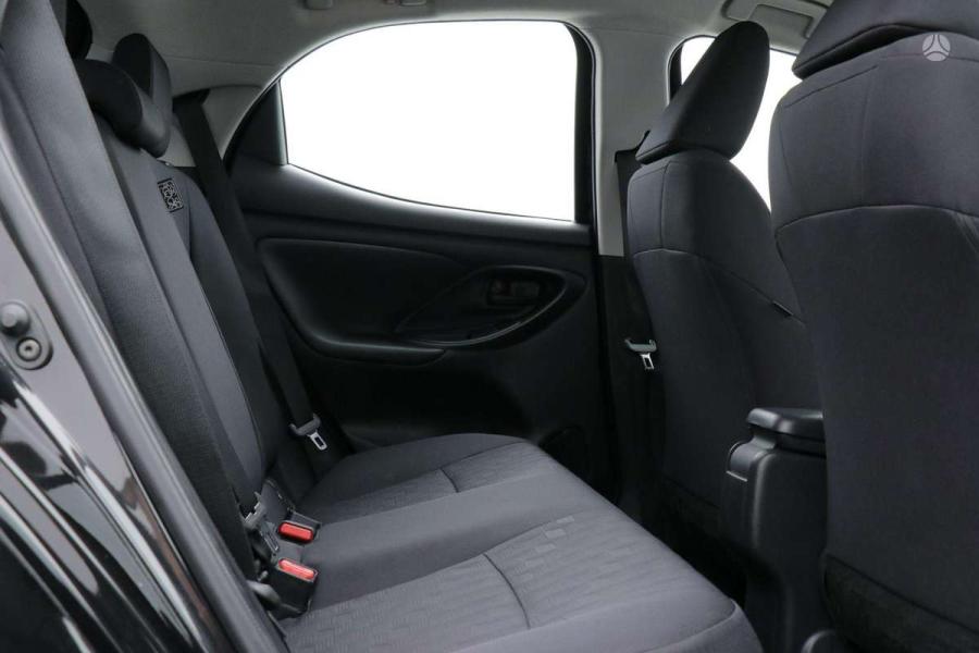 Melns Toyota Yaris 2025 Viļņa, ar dzinēja tilpumu 1.49 L un nobraukumu 36 tūkst. km par 19990 €, foto 11 vietnē AUTOMOTO.COM.LV