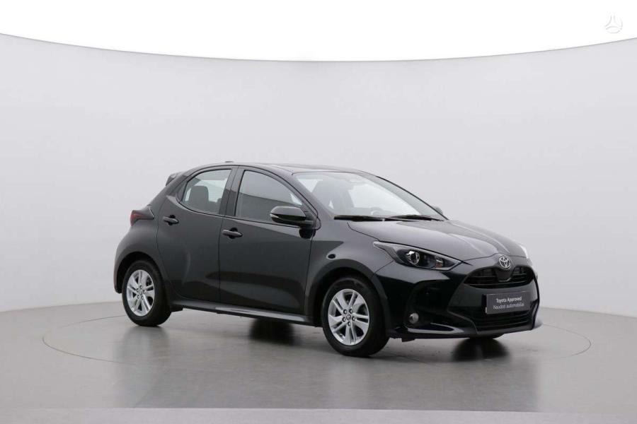 Melns Toyota Yaris 2025 Viļņa, ar dzinēja tilpumu 1.49 L un nobraukumu 36 tūkst. km par 19990 €, foto 20 vietnē AUTOMOTO.COM.LV
