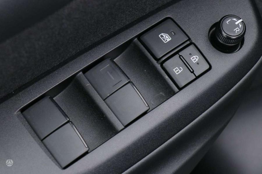 Melns Toyota Yaris 2025 Viļņa, ar dzinēja tilpumu 1.49 L un nobraukumu 36 tūkst. km par 19990 €, foto 25 vietnē AUTOMOTO.COM.LV