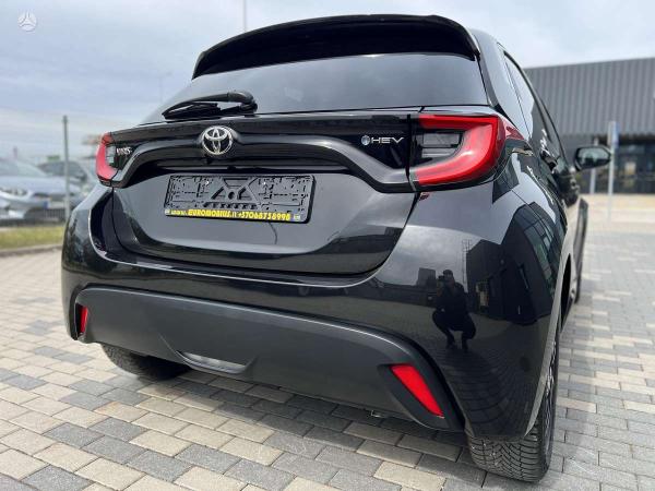 Black Toyota Yaris 2025 in Siauliai, with an engine capacity of 1.49 L and mileage of 5 thousand km for 19500 €, photo 10 on AUTOMOTO.COM.LV
