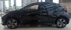 Black Toyota Yaris 2026 in Narva, with an engine capacity of 1.50 L and mileage of 0 thousand km for 24600 €, photo 4 on AUTOMOTO.COM.LV