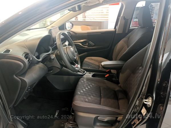 Melns Toyota Yaris 2026 Narva, ar dzinēja tilpumu 1.50 L un nobraukumu 0 tūkst. km par 24600 €, foto 8 vietnē AUTOMOTO.COM.LV
