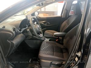 Black Toyota Yaris 2026 in Narva, with an engine capacity of 1.50 L and mileage of 0 thousand km for 24600 €, photo 8 on AUTOMOTO.COM.LV