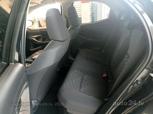 Melns Toyota Yaris 2026 Narva, ar dzinēja tilpumu 1.50 L un nobraukumu 0 tūkst. km par 24600 €, foto 9 vietnē AUTOMOTO.COM.LV