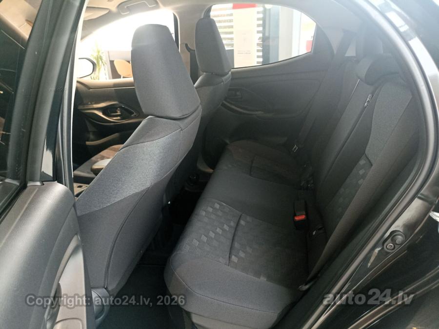 Black Toyota Yaris 2026 in Narva, with an engine capacity of 1.50 L and mileage of 0 thousand km for 24600 €, photo 9 on AUTOMOTO.COM.LV