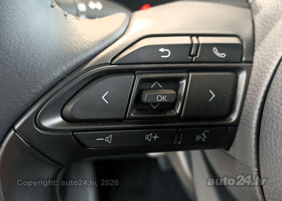 Black Toyota Yaris 2026 in Narva, with an engine capacity of 1.50 L and mileage of 0 thousand km for 24600 €, photo 14 on AUTOMOTO.COM.LV
