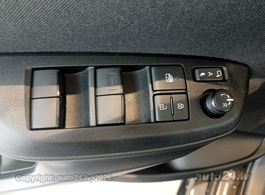 Black Toyota Yaris 2026 in Narva, with an engine capacity of 1.50 L and mileage of 0 thousand km for 24600 €, photo 24 on AUTOMOTO.COM.LV
