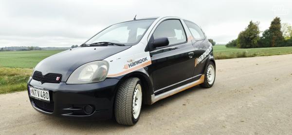 Melns Toyota Yaris 2001 Kauņa, ar dzinēja tilpumu 1.50 L un nobraukumu 322 tūkst. km par 1599 €, foto 6 vietnē AUTOMOTO.COM.LV