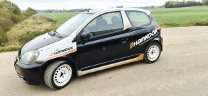 Melns Toyota Yaris 2001 Kauņa, ar dzinēja tilpumu 1.50 L un nobraukumu 322 tūkst. km par 1599 €, foto 7 vietnē AUTOMOTO.COM.LV