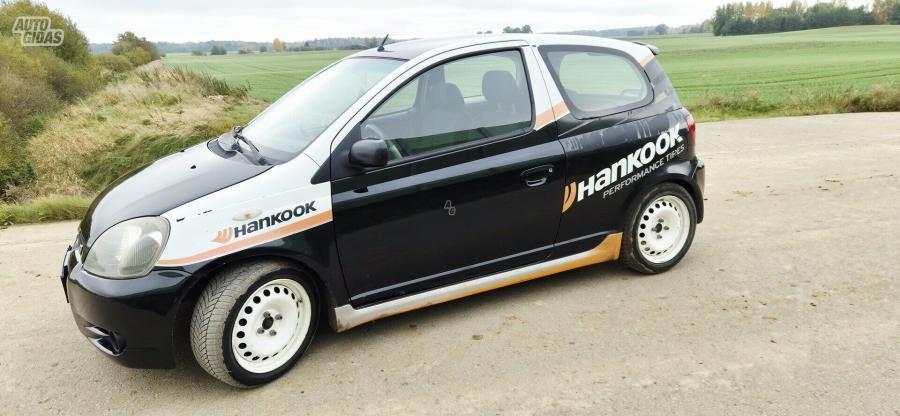 Melns Toyota Yaris 2001 Kauņa, ar dzinēja tilpumu 1.50 L un nobraukumu 322 tūkst. km par 1599 €, foto 7 vietnē AUTOMOTO.COM.LV