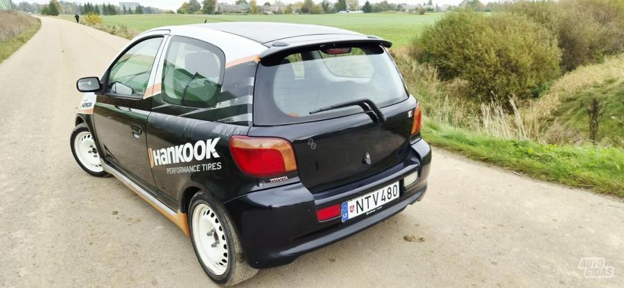 Melns Toyota Yaris 2001 Kauņa, ar dzinēja tilpumu 1.50 L un nobraukumu 322 tūkst. km par 1599 €, foto 10 vietnē AUTOMOTO.COM.LV