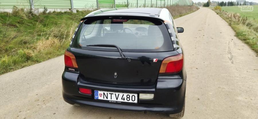 Melns Toyota Yaris 2001 Kauņa, ar dzinēja tilpumu 1.50 L un nobraukumu 322 tūkst. km par 1599 €, foto 12 vietnē AUTOMOTO.COM.LV