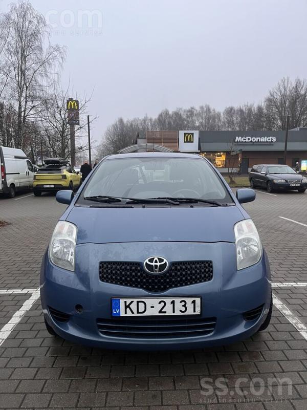 Blue Toyota Yaris 2007 in Riga, with an engine capacity of 1.30 L and mileage of 213 thousand km for 1400 €, photo 1 on AUTOMOTO.COM.LV