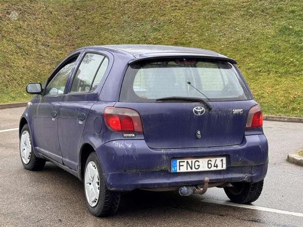 Zils Toyota Yaris 2000 Viļņa, ar dzinēja tilpumu 1.30 L un nobraukumu 300 tūkst. km par 550 €, foto 3 vietnē AUTOMOTO.COM.LV