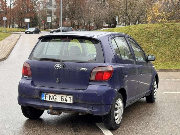 Zils Toyota Yaris 2000 Viļņa, ar dzinēja tilpumu 1.30 L un nobraukumu 300 tūkst. km par 550 €, foto 4 vietnē AUTOMOTO.COM.LV
