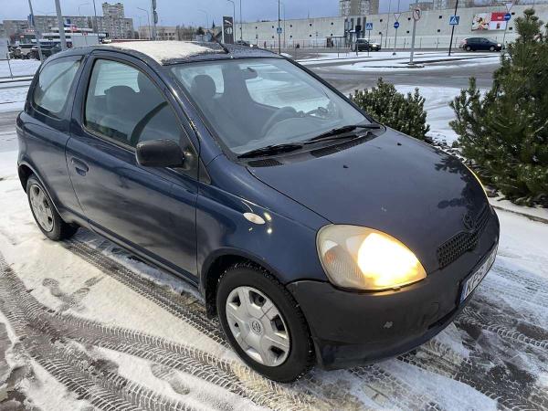 Blue Toyota Yaris 2000 in Vilnius, with an engine capacity of 1.30 L and mileage of 190 thousand km for 1850 €, photo 1 on AUTOMOTO.COM.LV