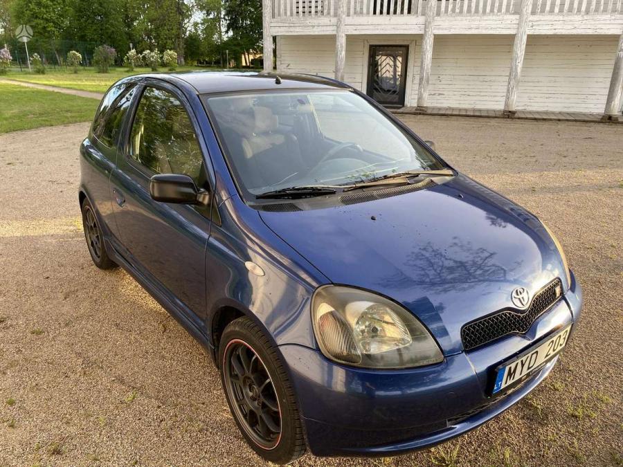 Zils Toyota Yaris 2001 Utena, ar dzinēja tilpumu 1.50 L un nobraukumu 402 tūkst. km par 1300 €, foto 3 vietnē AUTOMOTO.COM.LV