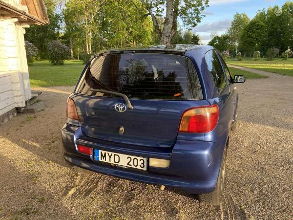 Zils Toyota Yaris 2001 Utena, ar dzinēja tilpumu 1.50 L un nobraukumu 402 tūkst. km par 1300 €, foto 6 vietnē AUTOMOTO.COM.LV