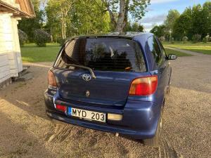Zils Toyota Yaris 2001 Utena, ar dzinēja tilpumu 1.50 L un nobraukumu 402 tūkst. km par 1300 €, foto 7 vietnē AUTOMOTO.COM.LV