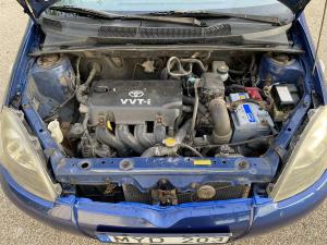 Zils Toyota Yaris 2001 Utena, ar dzinēja tilpumu 1.50 L un nobraukumu 402 tūkst. km par 1300 €, foto 14 vietnē AUTOMOTO.COM.LV