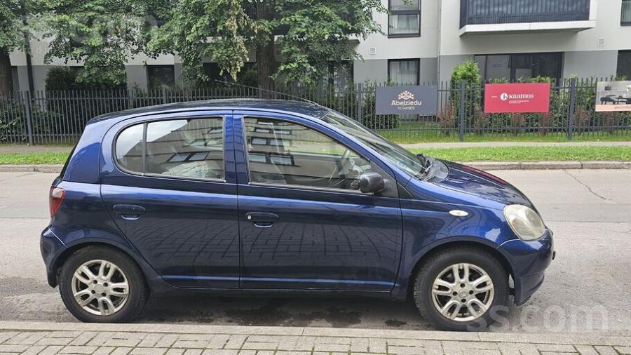 Blue Toyota Yaris 2002 in Riga, with an engine capacity of 1.40 L and mileage of 186 thousand km for 1500 €, photo 4 on AUTOMOTO.COM.LV