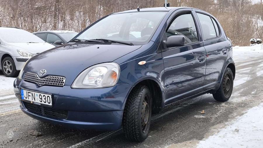 Blue Toyota Yaris 2002 in Vilnius, with an engine capacity of 1.30 L and mileage of 200 thousand km for 580 €, photo 2 on AUTOMOTO.COM.LV