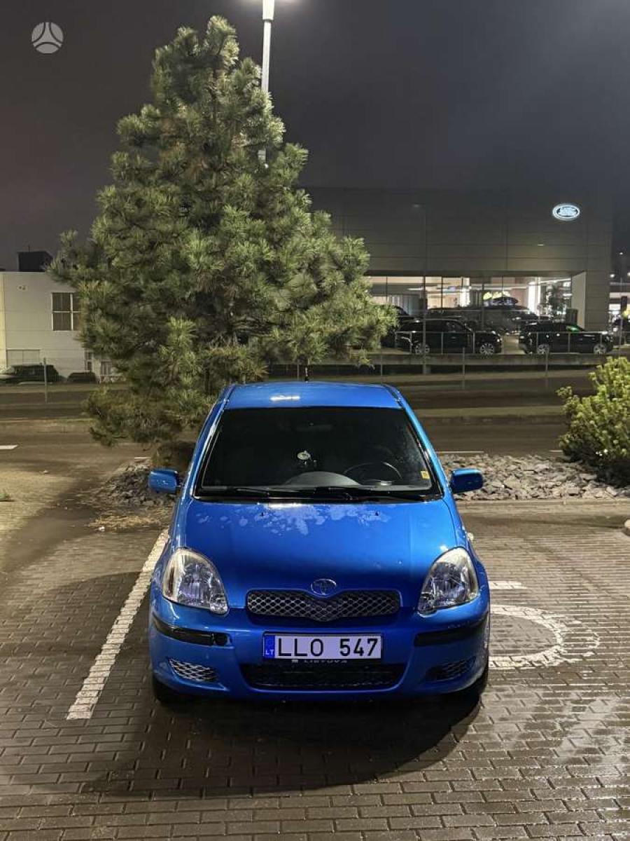 Blue Toyota Yaris 2003 in Vilnius, with an engine capacity of 1.30 L and mileage of 220 thousand km for 1559 €, photo 2 on AUTOMOTO.COM.LV