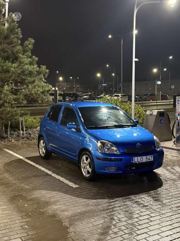 Blue Toyota Yaris 2003 in Vilnius, with an engine capacity of 1.30 L and mileage of 220 thousand km for 1559 €, photo 3 on AUTOMOTO.COM.LV