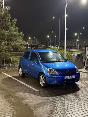 Blue Toyota Yaris 2003 in Vilnius, with an engine capacity of 1.30 L and mileage of 220 thousand km for 1559 €, photo 3 on AUTOMOTO.COM.LV