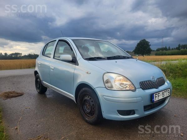 Zils Toyota Yaris 2004 Rīga, ar dzinēja tilpumu 1.30 L un nobraukumu 245 tūkst. km par 870 €, foto 1 vietnē AUTOMOTO.COM.LV