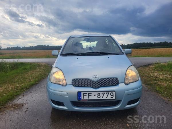 Zils Toyota Yaris 2004 Rīga, ar dzinēja tilpumu 1.30 L un nobraukumu 245 tūkst. km par 870 €, foto 2 vietnē AUTOMOTO.COM.LV