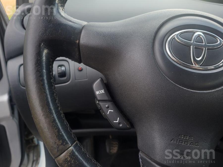 Blue Toyota Yaris 2004 in Riga, with an engine capacity of 1.30 L and mileage of 245 thousand km for 870 €, photo 9 on AUTOMOTO.COM.LV