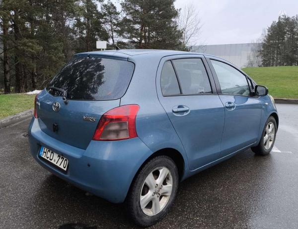 Blue Toyota Yaris 2005 in Vilnius, with an engine capacity of 1.36 L and mileage of 162 thousand km for 2150 €, photo 2 on AUTOMOTO.COM.LV