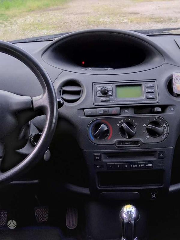 Blue Toyota Yaris 2005 in Nemencine, with an engine capacity of 1.30 L and mileage of 95 thousand km for 650 €, photo 3 on AUTOMOTO.COM.LV