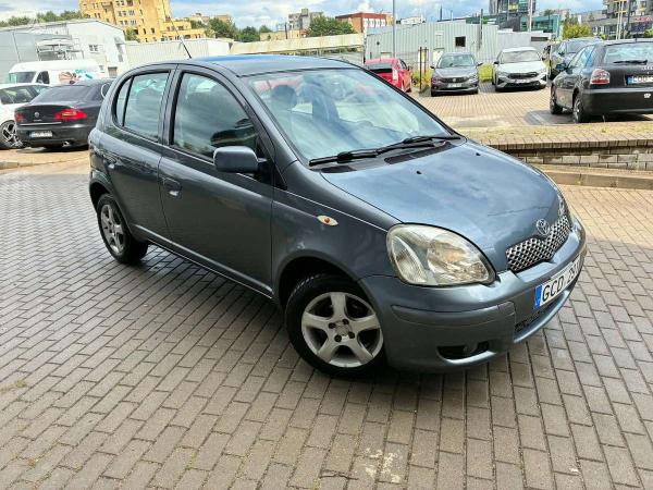Blue Toyota Yaris 2005 in Vilnius, with an engine capacity of 1.36 L and mileage of 245 thousand km for 1450 €, photo 2 on AUTOMOTO.COM.LV