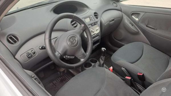 Zils Toyota Yaris 2005 Klaipėda, ar dzinēja tilpumu 1.36 L un nobraukumu 245 tūkst. km par 1100 €, foto 7 vietnē AUTOMOTO.COM.LV