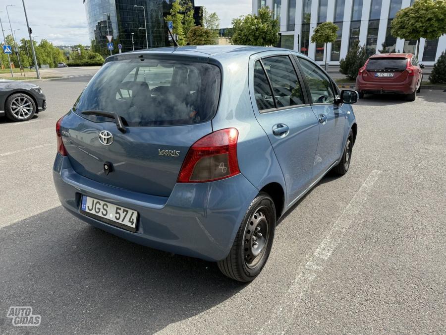 Blue Toyota Yaris 2006 in Vilnius, with an engine capacity of 1.40 L and mileage of 274 thousand km for 2100 €, photo 4 on AUTOMOTO.COM.LV