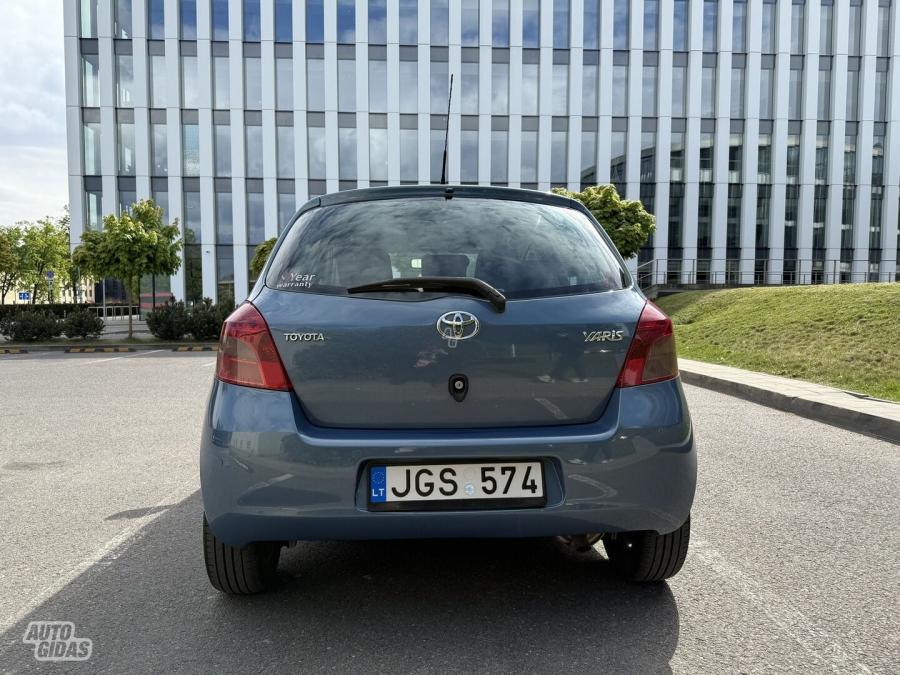 Blue Toyota Yaris 2006 in Vilnius, with an engine capacity of 1.40 L and mileage of 274 thousand km for 2100 €, photo 6 on AUTOMOTO.COM.LV