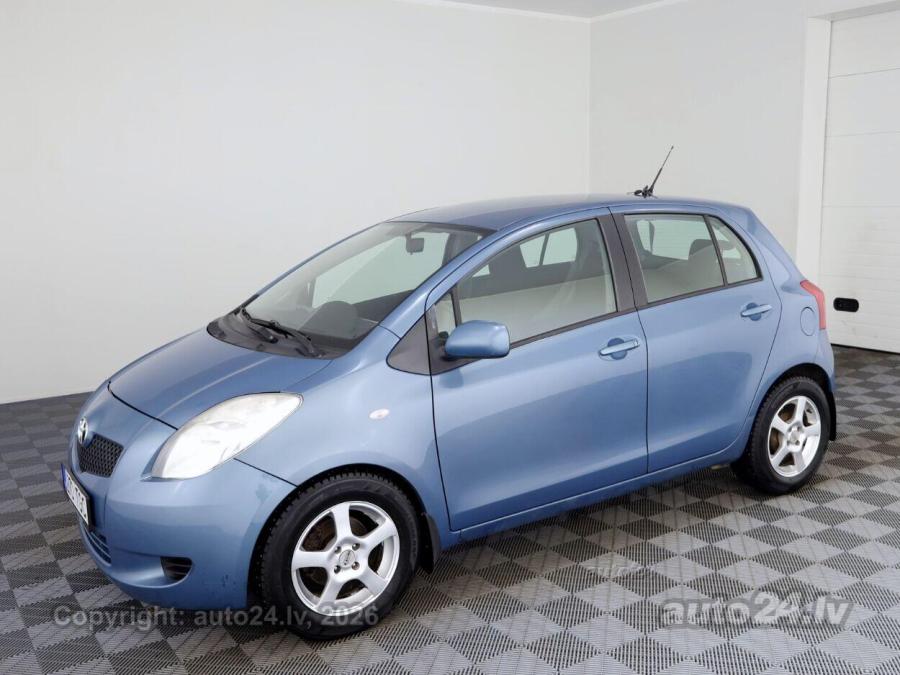 Zils Toyota Yaris 2006 Tallina, ar dzinēja tilpumu 1.30 L un nobraukumu 336 tūkst. km par 1499 €, foto 2 vietnē AUTOMOTO.COM.LV