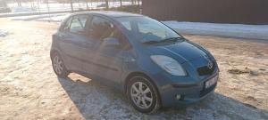 Zils Toyota Yaris 2006 Kauņa, ar dzinēja tilpumu 1.40 L un nobraukumu 142 tūkst. km par 2900 €, foto 2 vietnē AUTOMOTO.COM.LV