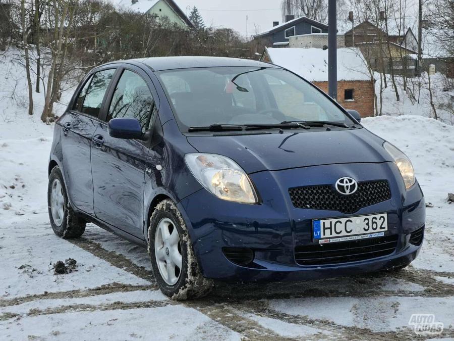 Zils Toyota Yaris 2006 Kauņa, ar dzinēja tilpumu 1.40 L un nobraukumu 247 tūkst. km par 2500 €, foto 2 vietnē AUTOMOTO.COM.LV