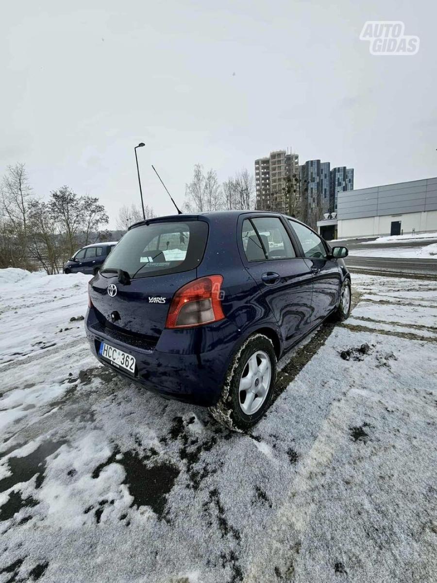 Zils Toyota Yaris 2006 Kauņa, ar dzinēja tilpumu 1.40 L un nobraukumu 247 tūkst. km par 2500 €, foto 6 vietnē AUTOMOTO.COM.LV