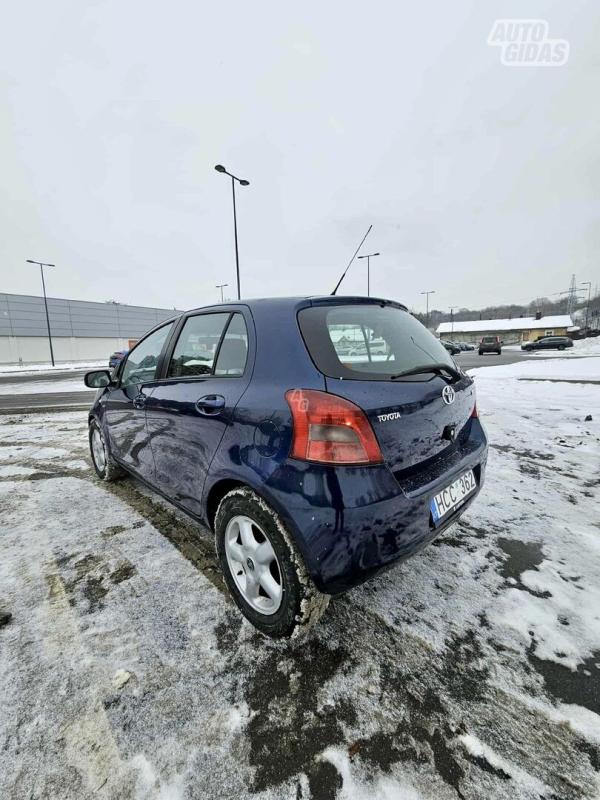 Zils Toyota Yaris 2006 Kauņa, ar dzinēja tilpumu 1.40 L un nobraukumu 247 tūkst. km par 2500 €, foto 7 vietnē AUTOMOTO.COM.LV