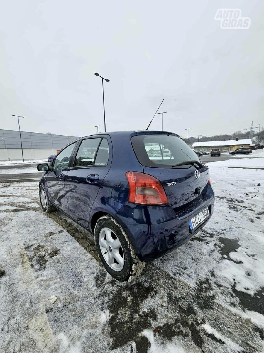 Zils Toyota Yaris 2006 Kauņa, ar dzinēja tilpumu 1.40 L un nobraukumu 247 tūkst. km par 2500 €, foto 7 vietnē AUTOMOTO.COM.LV