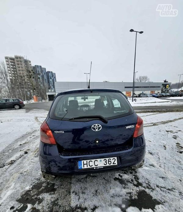 Zils Toyota Yaris 2006 Kauņa, ar dzinēja tilpumu 1.40 L un nobraukumu 247 tūkst. km par 2500 €, foto 9 vietnē AUTOMOTO.COM.LV