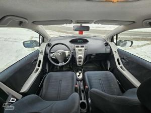 Zils Toyota Yaris 2006 Kauņa, ar dzinēja tilpumu 1.40 L un nobraukumu 247 tūkst. km par 2500 €, foto 10 vietnē AUTOMOTO.COM.LV