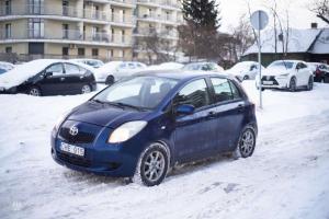 Zils Toyota Yaris 2006 Viļņa, ar dzinēja tilpumu 1.00 L un nobraukumu 225 tūkst. km par 1850 €, foto  vietnē AUTOMOTO.COM.LV